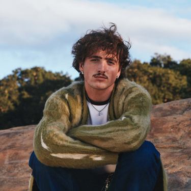 Alex Warren – Warner Music Australia Store